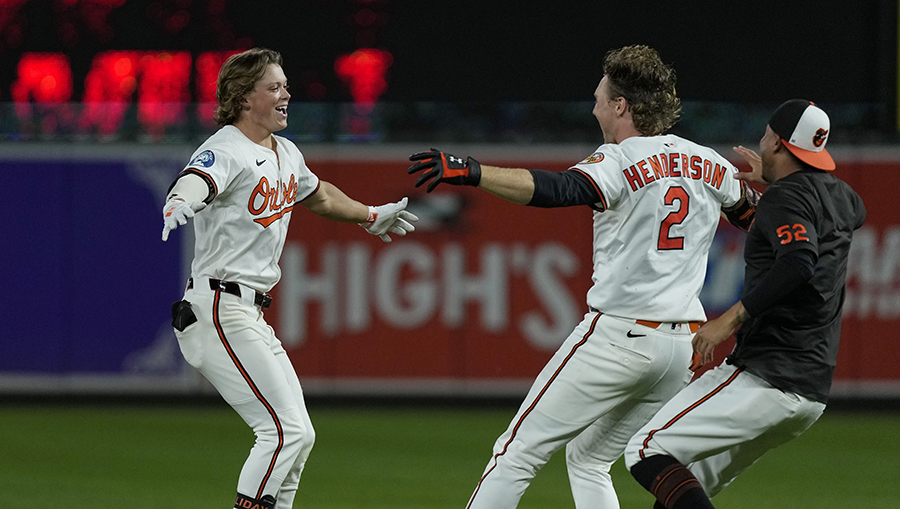 Seattle Mariners fall Orioles 4-3 on Holliday's walkoff hit